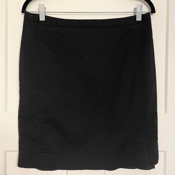 Express | Skirts | This Sweet Skirt Has A Unique Set Of Buttons In The ...